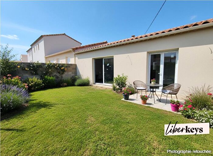 Maison à vendre - Carpentras, Serres, Peyrière - 4 pièces - 3 chambres