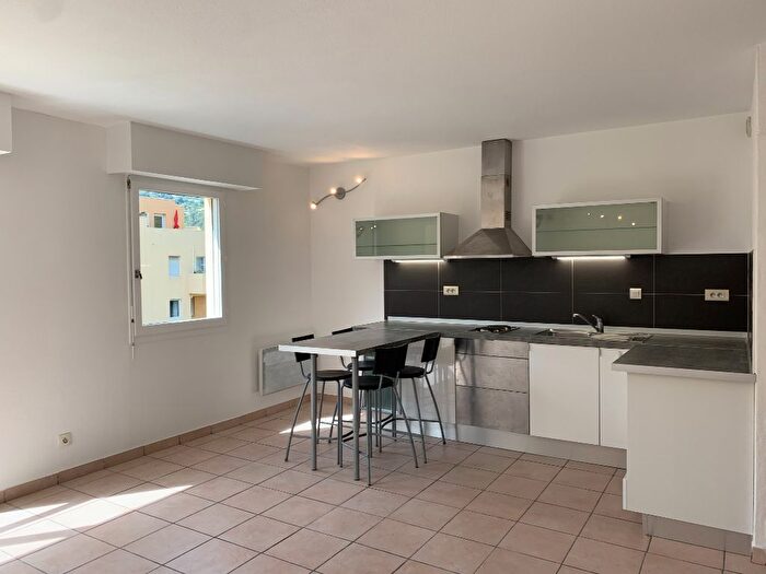 Carros - Appartement 1 pièce à louer