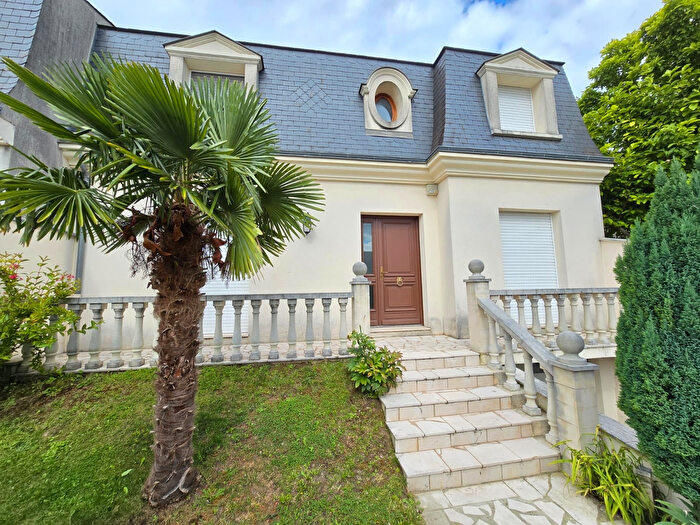 Maison à vendre - Ormesson-sur-Marne - 7 pièces - 5 chambres