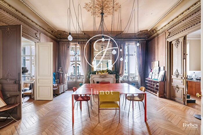Appartement 7 pièces à vendre à Paris 9ème, Clichy, Trinité