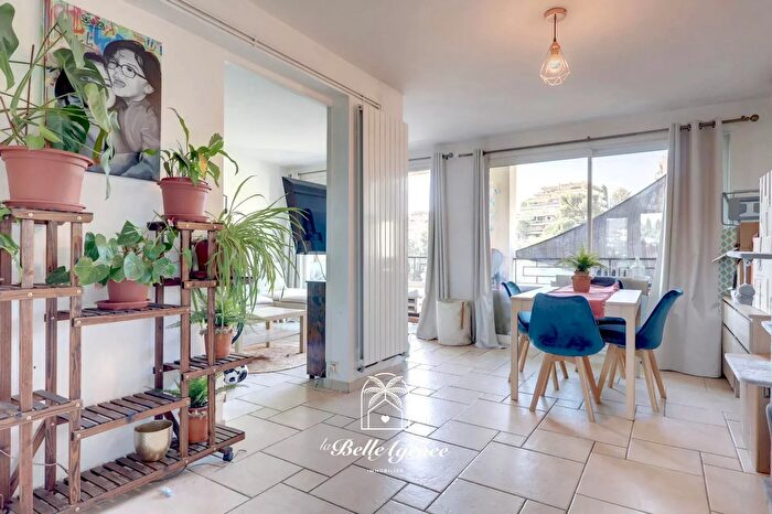 Nice, Saint-Antoine : Appartement 3 pièces à vendre