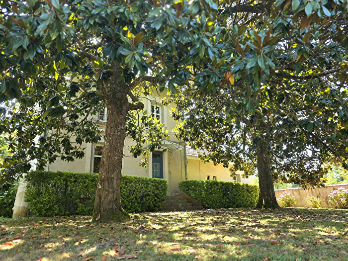 Maison 6 pièces à vendre à Saint-Léon-sur-l'Isle