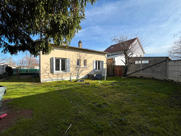 Maison à vendre - Saint-Doulchard - 6 pièces - 5 chambres