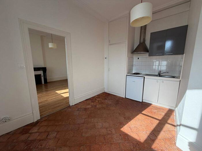 Appartement à louer - Bannier-Coligny, Orléans - 1 pièce