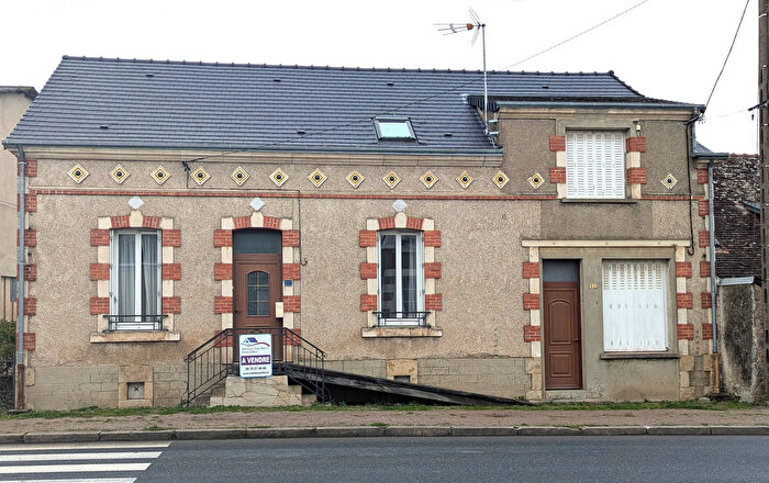 Maison à vendre - La Châtre - 8 pièces - 5 chambres