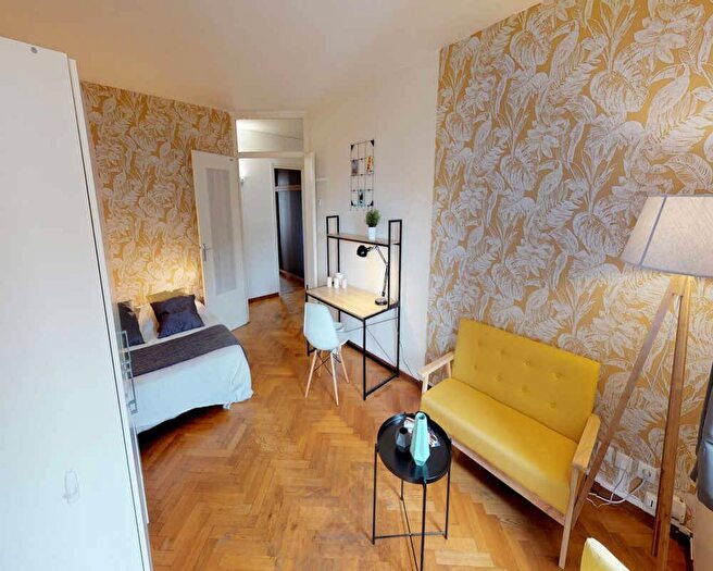 Appartement 5 pièces à Saint Louis, Lyon 7ème arrondissement, à louer