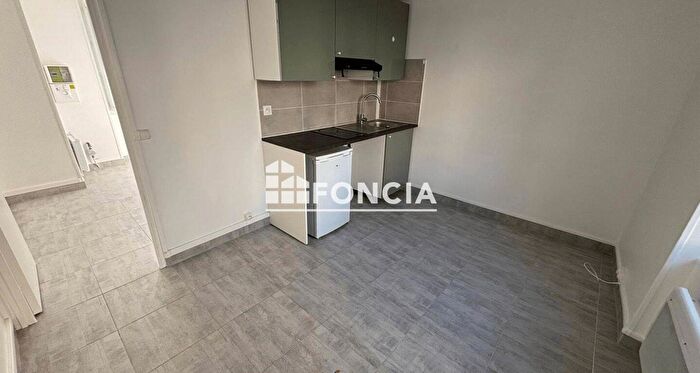 Centre Ville, Massy : Appartement 2 pièces à louer