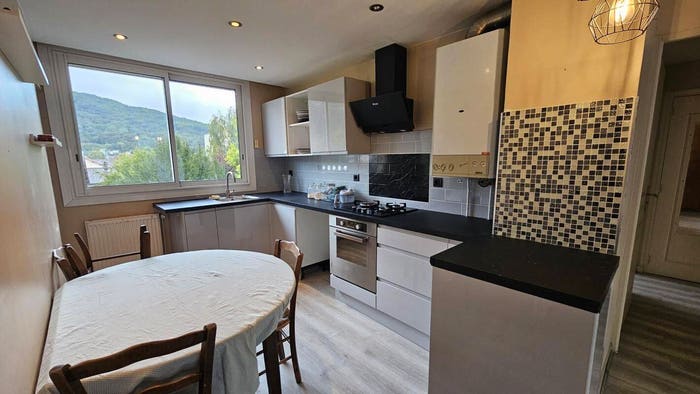 Sud Est, Eybens : Appartement 4 pièces à louer