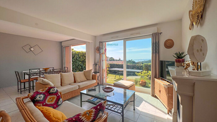 Maison à vendre - Roquebrune-sur-Argens - 4 pièces - 3 chambres