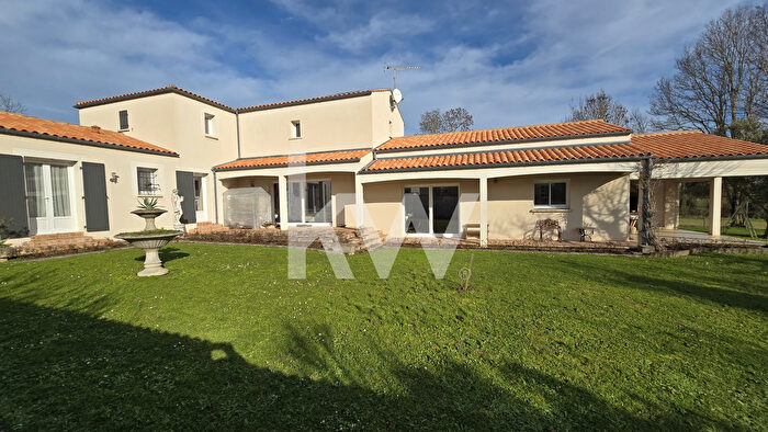 Maison à vendre - Yves - 8 pièces - 4 chambres