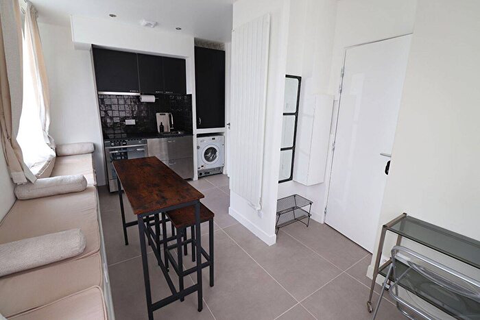 Appartement à louer - Sainte Thérèse-Demi Lune, Caen - 1 pièce