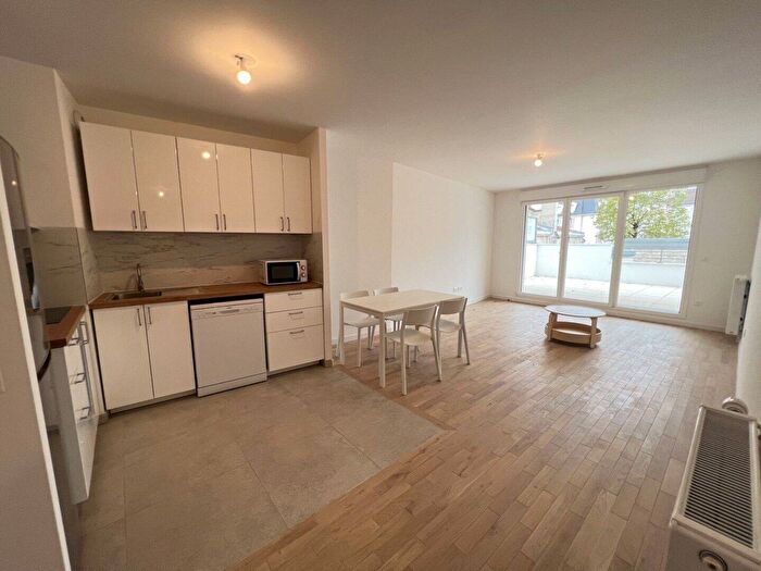 Appartement à louer - Porte Jaune, Garches - 3 pièces - 2 chambres