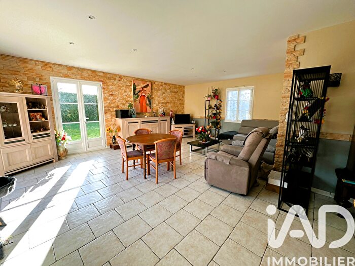 Maison à vendre - Saint-Étienne-du-Bois - 6 pièces - 4 chambres