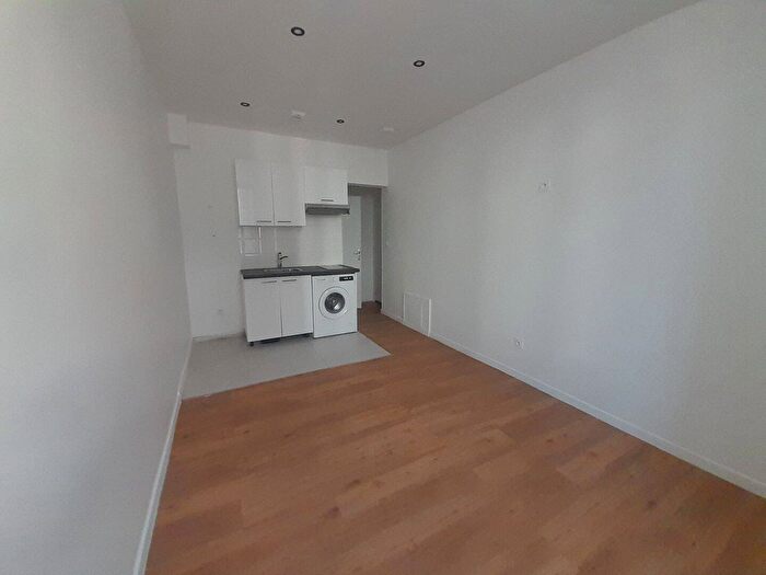 General Leclerc, La Garenne-Colombes : Appartement 1 pièce à louer