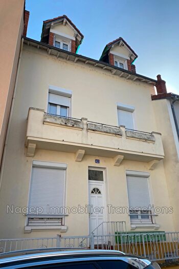 Vichy, Champ Capelet : Appartement 10 pièces à vendre