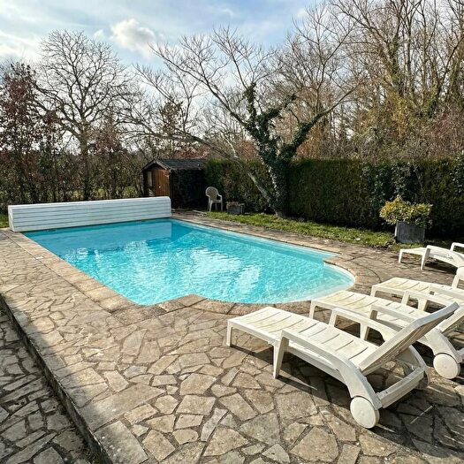 Maison à vendre - Savigny-le-Temple, Plessis la Forêt - 7 pièces - 5 chambres