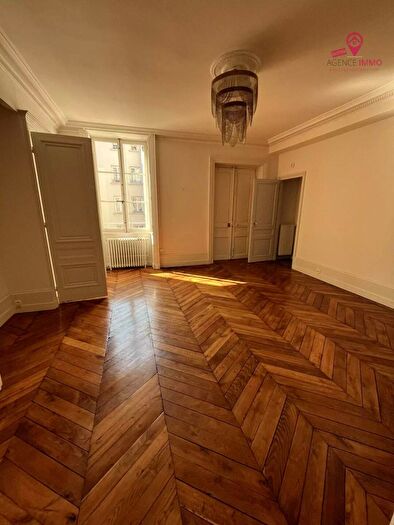 Appartement à louer - Ainay, Lyon ème arrondissement - 7 pièces - 2 chambres