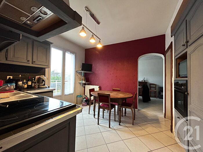Maisons à vendre et appartements à louer - 1
