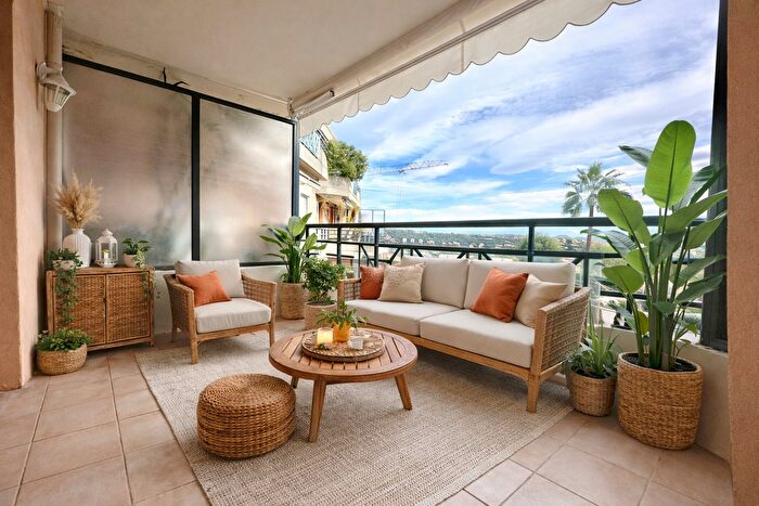 Appartement à vendre - Nice, Corniche Fleurie - 3 pièces - 2 chambres