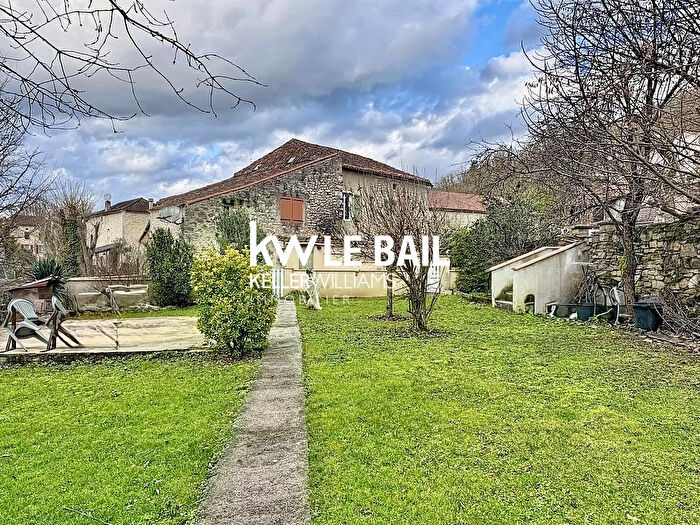 Maison à vendre - Saint-Vincent-Rive-dOlt - 11 pièces - 8 chambres