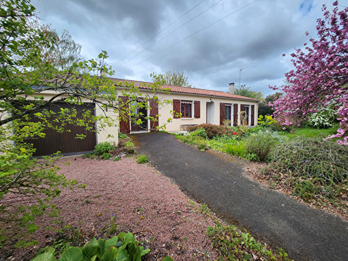 Maison à vendre - Sainte-Gemme-la-Plaine - 7 pièces - 4 chambres