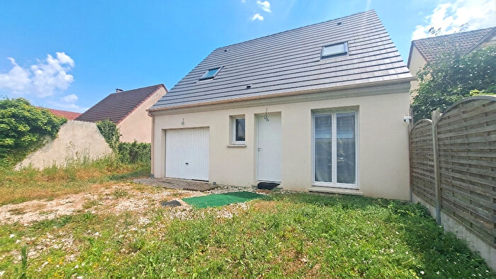Beaumont-sur-Oise : Maison 5 pièces à vendre