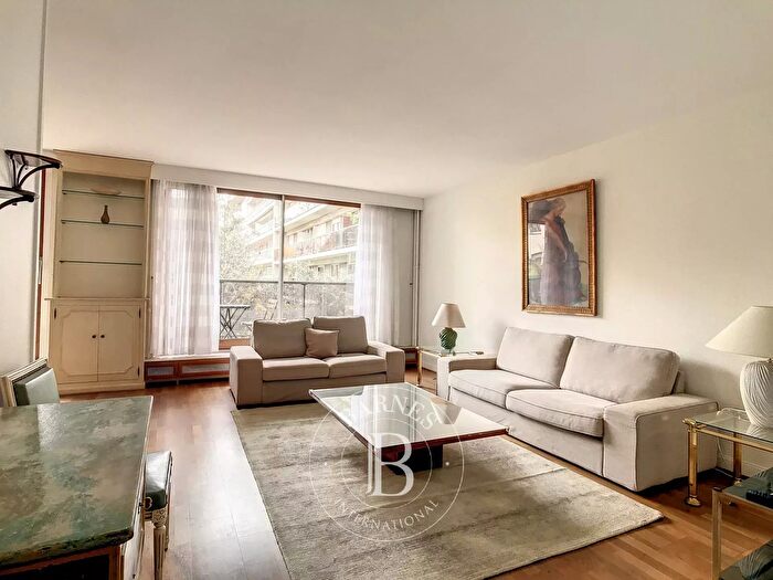 Appartement à louer - Neuilly-sur-Seine, Parc de Neuilly - 5 pièces - 3 chambres