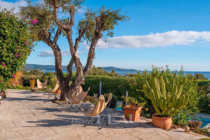 Maison à vendre - Cavalaire-sur-Mer, Moulin, Collières, Eau Blanche - 5 pièces - 4 chambres