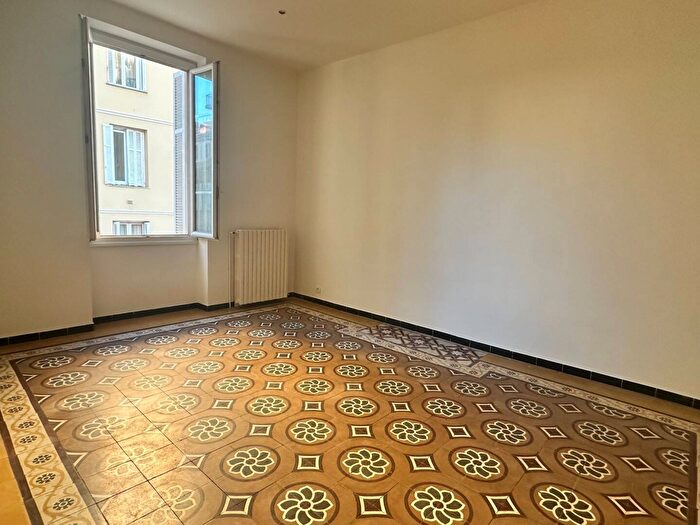 Appartement à louer - Ajaccio - 3 pièces - 2 chambres