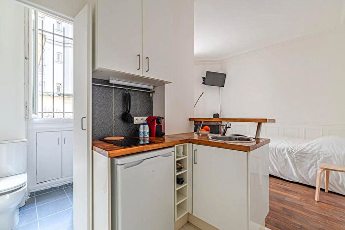 Appartement à vendre - Paris e , Grandes Carrières, Clichy - 1 pièce