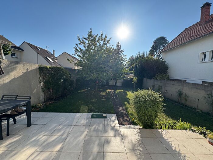 Maison à vendre - Viry-Châtillon - 5 pièces - 3 chambres