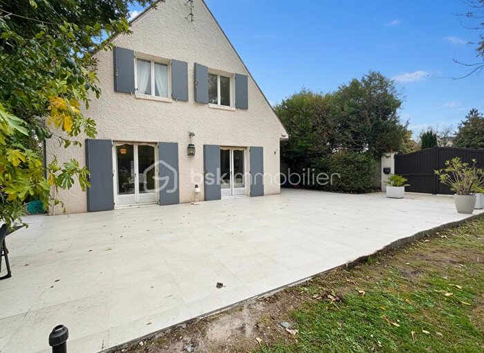 Bougival : Maison 8 pièces à vendre