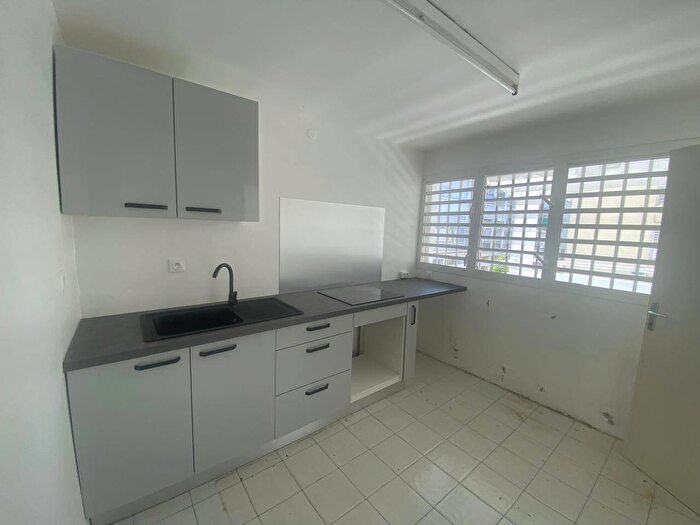 Appartement à louer - Pointe-à-Pitre - 4 pièces - 3 chambres