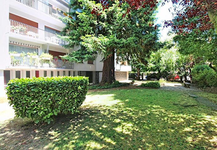 Appartement 4 pièces à vendre - Bourg-la-Reine, République