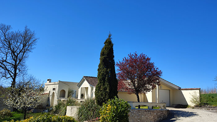 Maison à vendre - Montaigu-de-Quercy - 4 pièces - 3 chambres