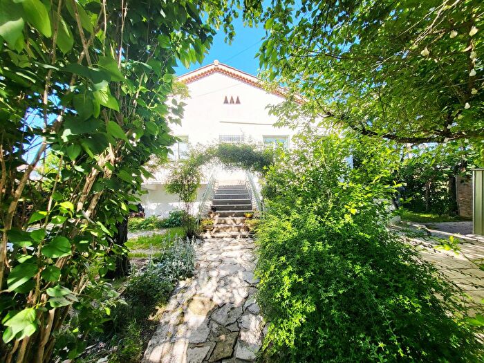 Maison 10 pièces à vendre - Saint-Jean-de-Maruéjols-et-Avéjan