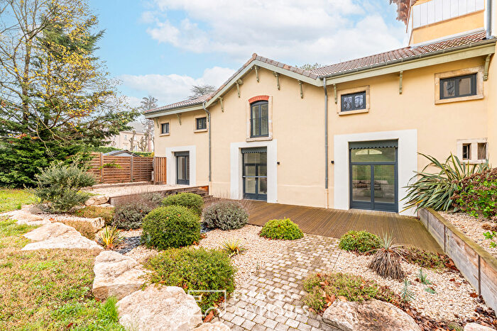 Maison à vendre - Saint-Genis-Laval, Barolles - 5 pièces - 4 chambres