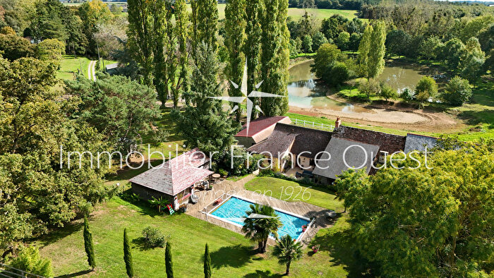 Maison à vendre - Saint-Loup-du-Dorat - 11 pièces - 5 chambres