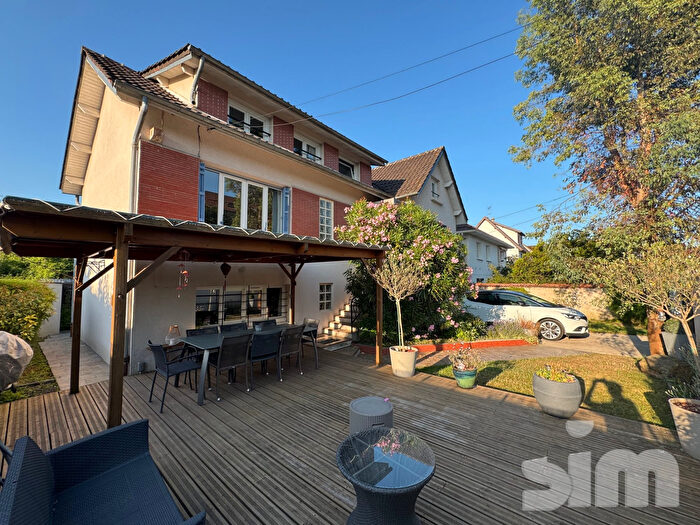 Maison à vendre - Chelles, Chelles Sud, Grande Prairie, Bords de Marne - 5 pièces - 4 chambres