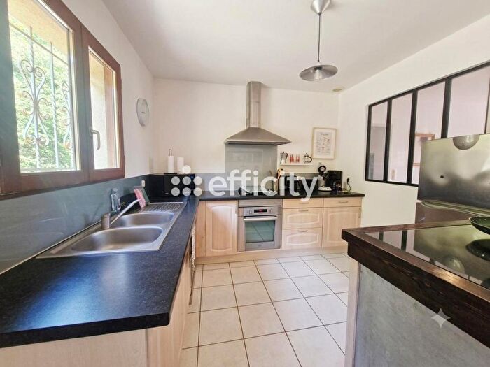 Saint-Hilaire-de-Lusignan : Maison 6 pièces à vendre