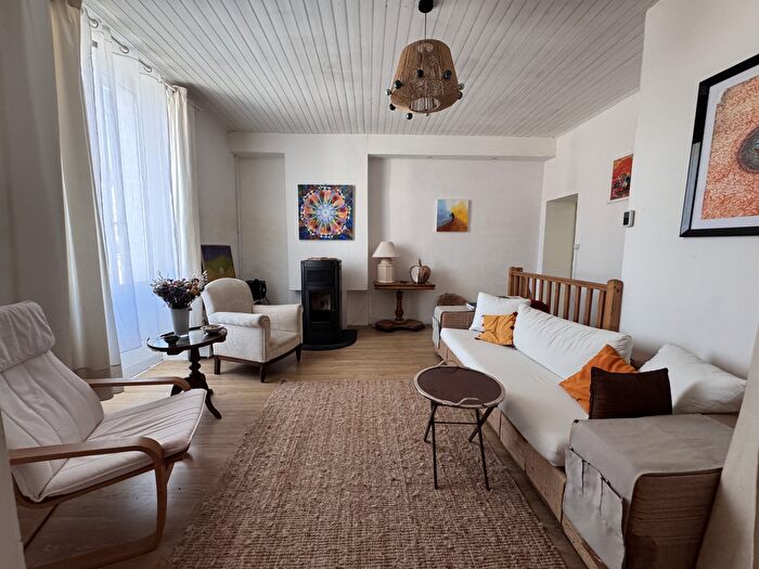 Maison à vendre - Seyches - 6 pièces - 5 chambres