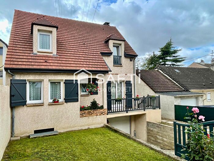 Maison à vendre - Montmagny, Centre-ville, Carrières - 5 pièces - 3 chambres