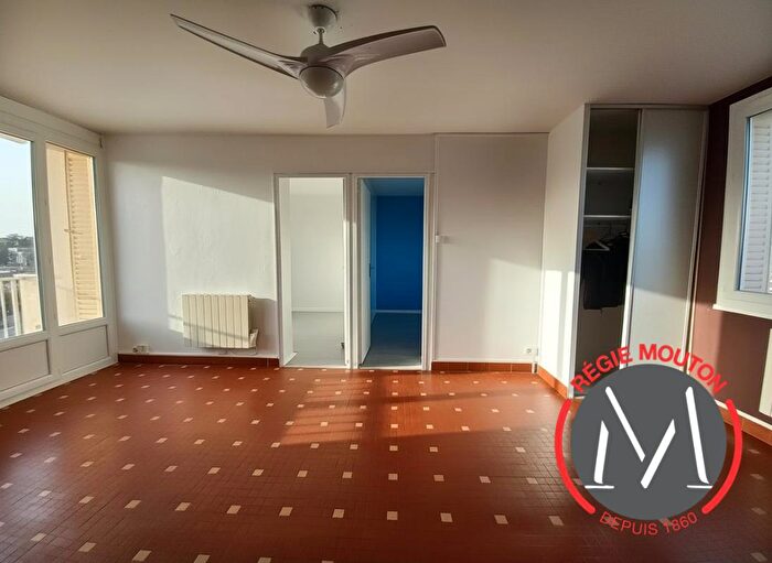 Appartement à vendre - Vénissieux, Max Barel, Charreard - 4 pièces - 3 chambres