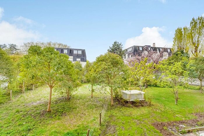 Appartement à vendre - La Garenne-Colombes, Centre Nord, Gare, Mairie - 1 pièce