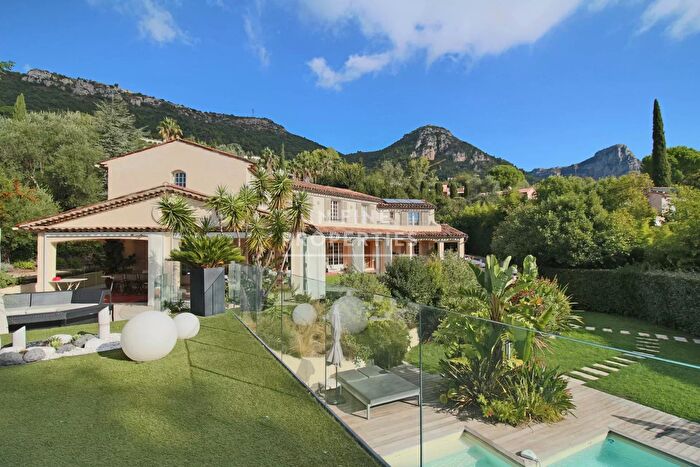 Maison à vendre - Vence, Saint-Martin, Lubiane, Le Suve - 7 pièces - 4 chambres