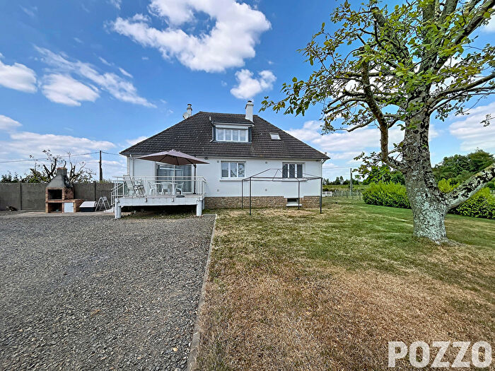 Saint-Senier-sous-Avranches : Maison 8 pièces à vendre