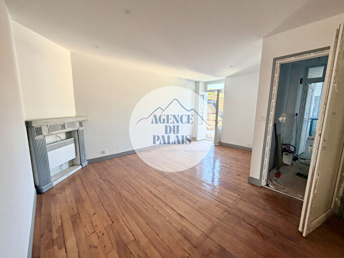 Appartement 5 pièces à louer à Nay