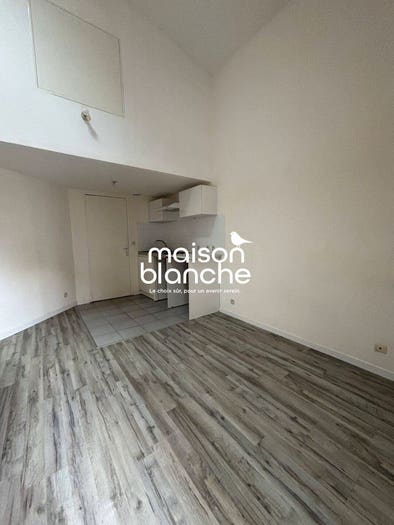 Appartement 1 pièce à Clémenceau-Pontac-Sallegourde-Pont de Langon, Villenave-d'Ornon, à louer
