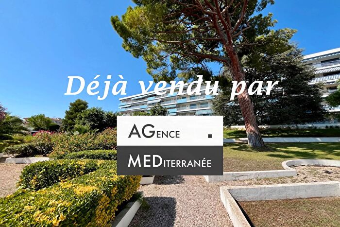Appartement à vendre - Antibes, Antibes-les-Pins, Trianon, Le Fournel, Peyregoue - 2 pièces - 1 chambre