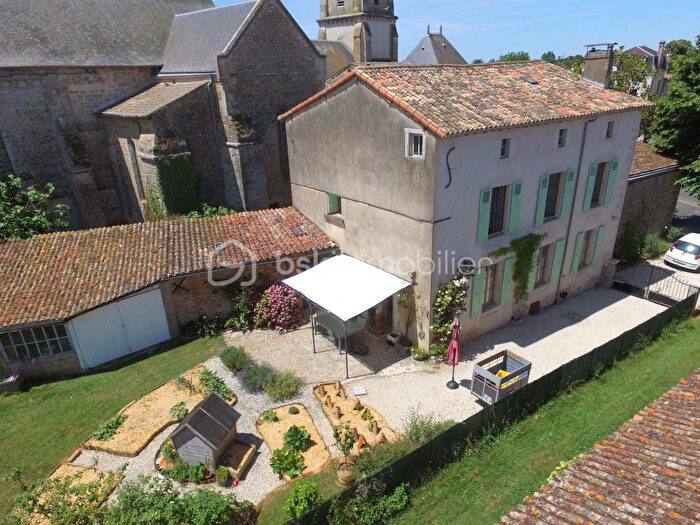 Maison 6 pièces à vendre à Rouillé